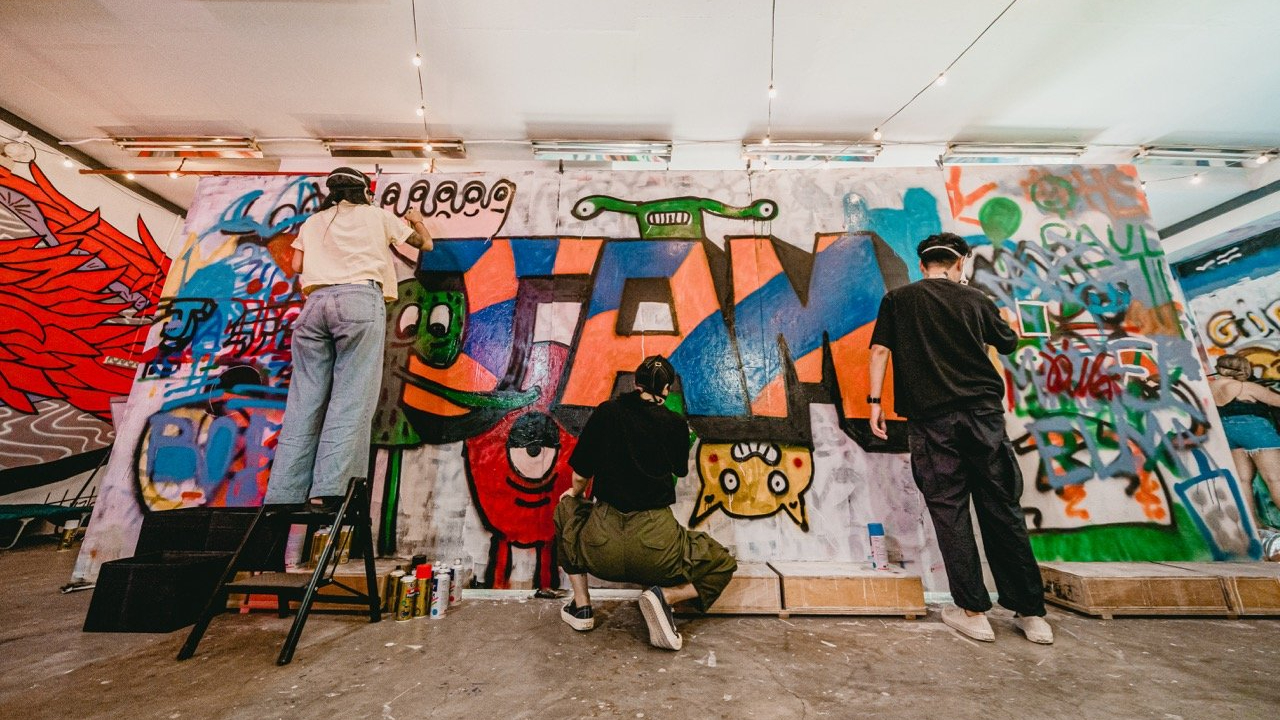 Heaven Spot Graffiti Art Studio In Singapore - Little Steps